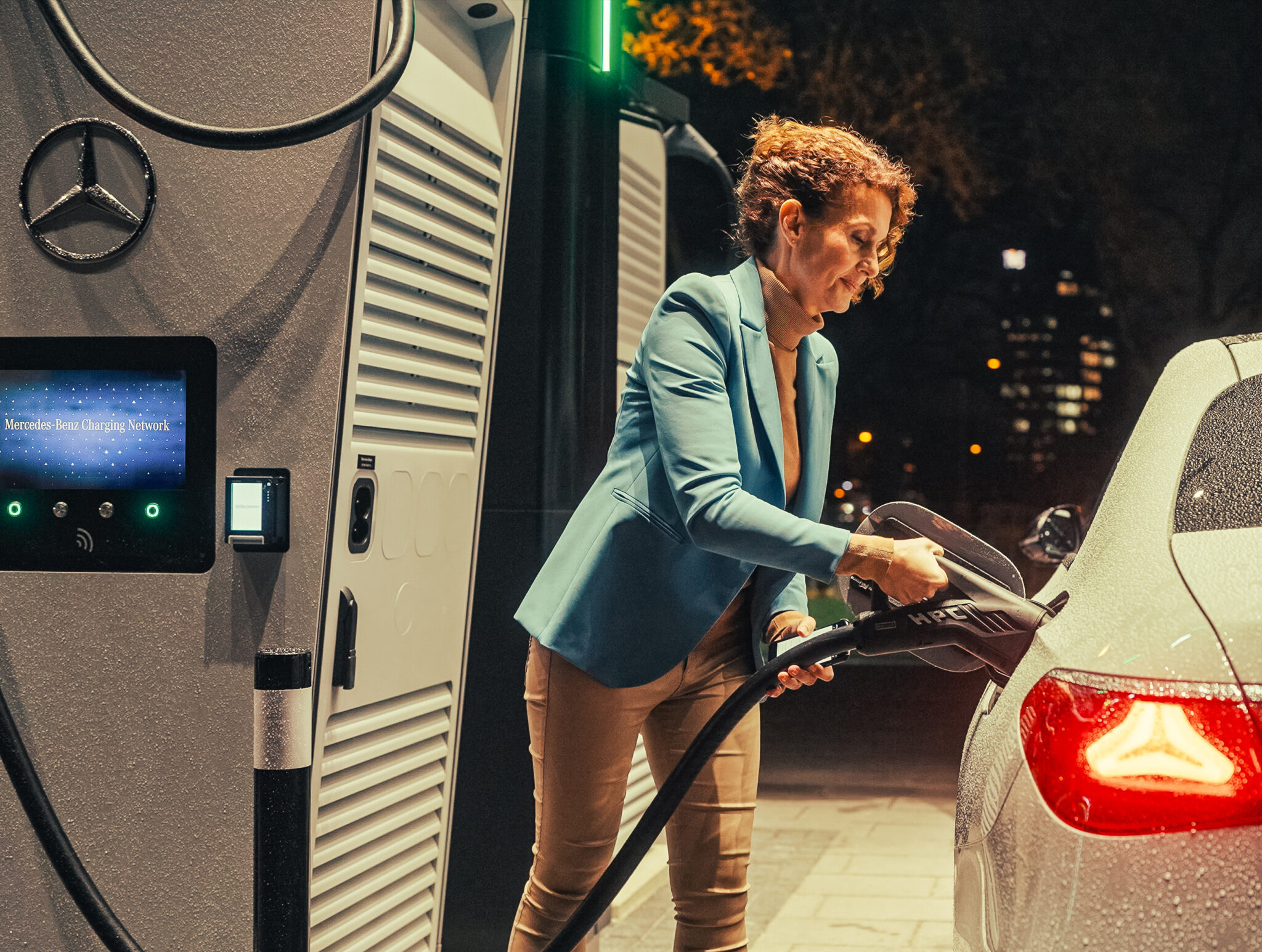 How To Charge - Mercedes-Benz High Power Charging - Mercedes-Benz High ...